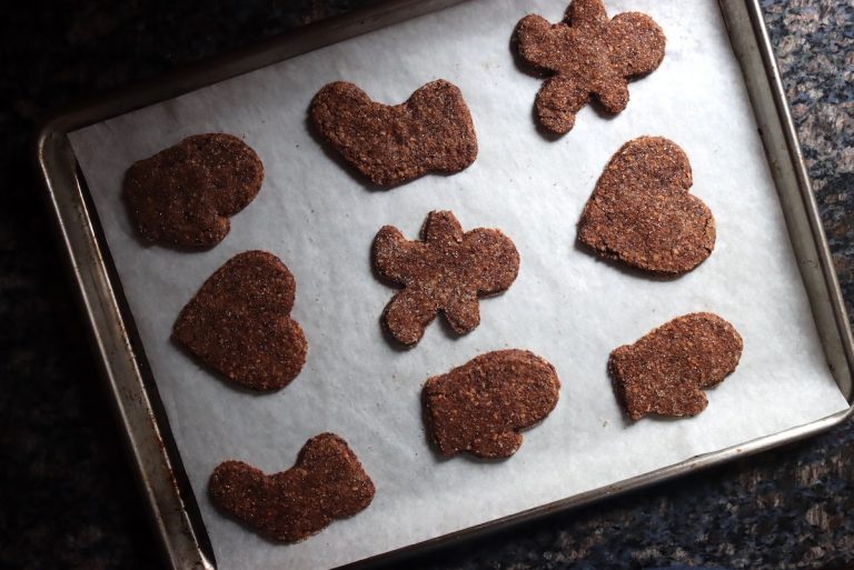 Basler Brunsli (Swiss Chocolate Almond Spice Cookies) - Adamant Kitchen