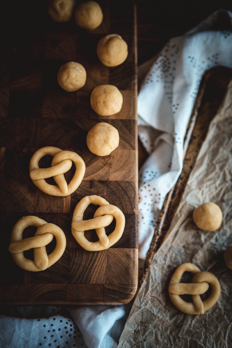 Danish Sugar Pretzels (Sukkerkringler) - Adamant Kitchen